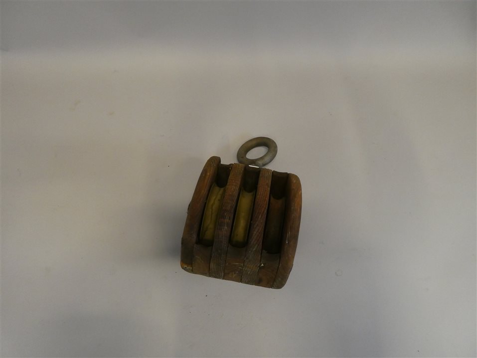 BLOCK/TALJA. Allmoge. H 43 cm. – Auktionshuset i Örebro AB