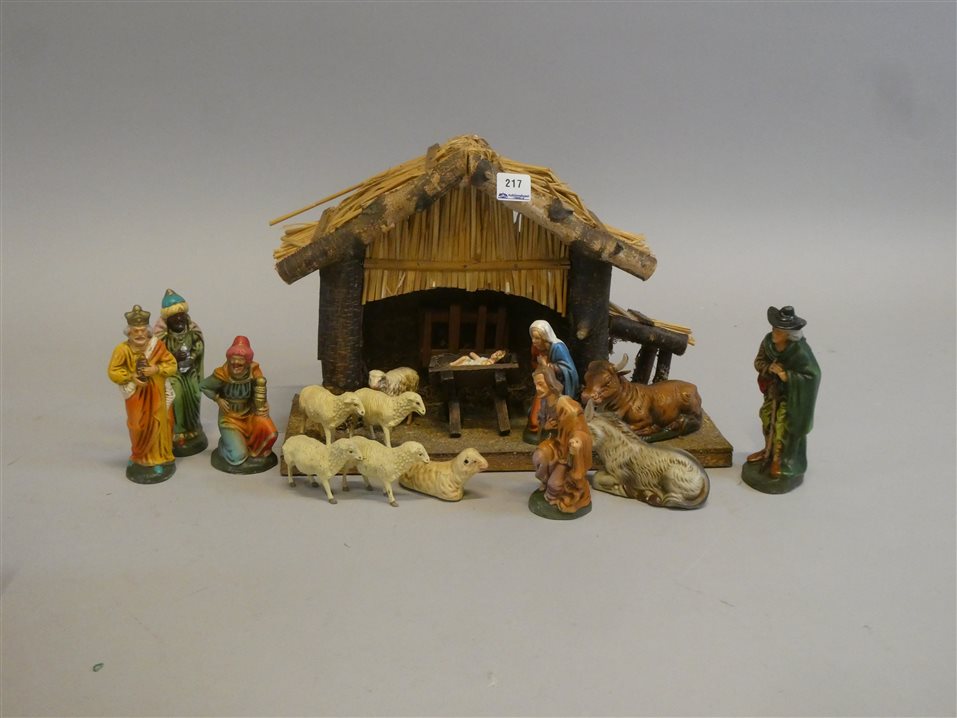 JULKRUBBA med figuriner. – Auktionshuset i Örebro AB