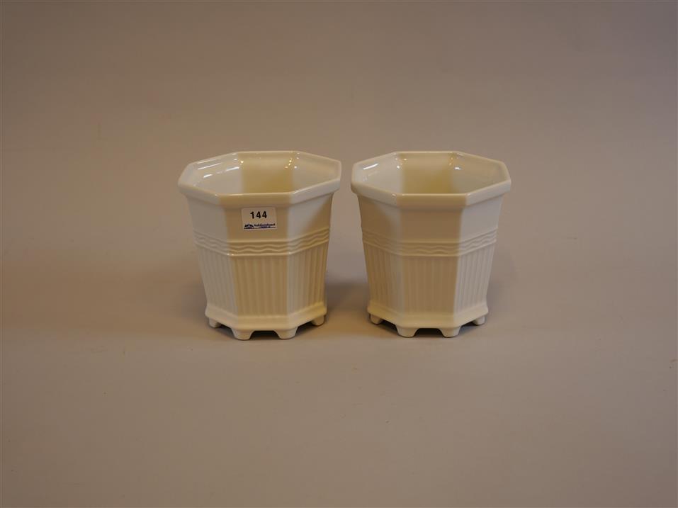 YTTERFODER. 1 par. Prins Eugen Waldemarsudde, Gustavsberg. H. 13 cm ...