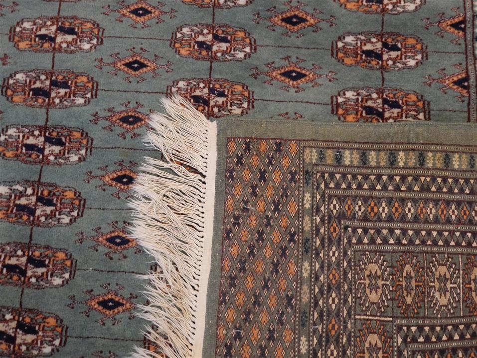 MATTA, handknuten Mått: 248 x152 cm – Auktionshuset i Örebro AB