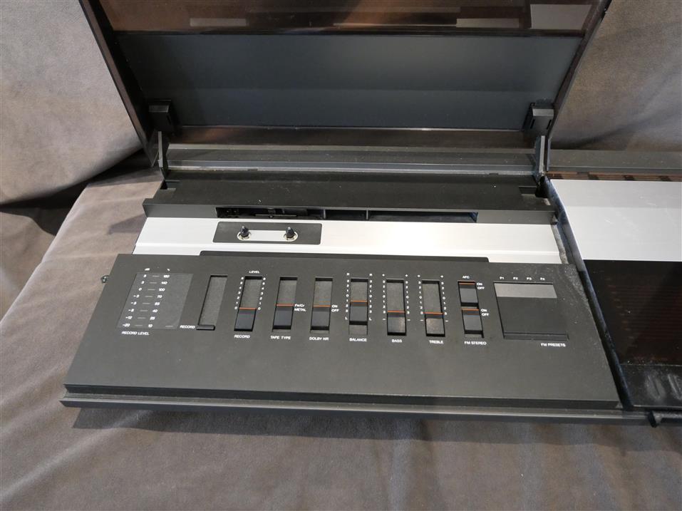 BANG & OLUFSEN. Stereo och Högtalare. Beocenter 2100 – Auktionshuset i ...