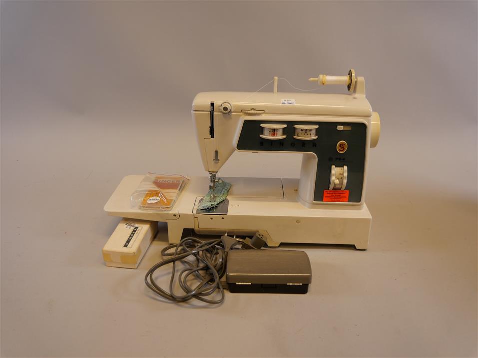 SYMASKIN Singer 764. – Auktionshuset i Örebro AB