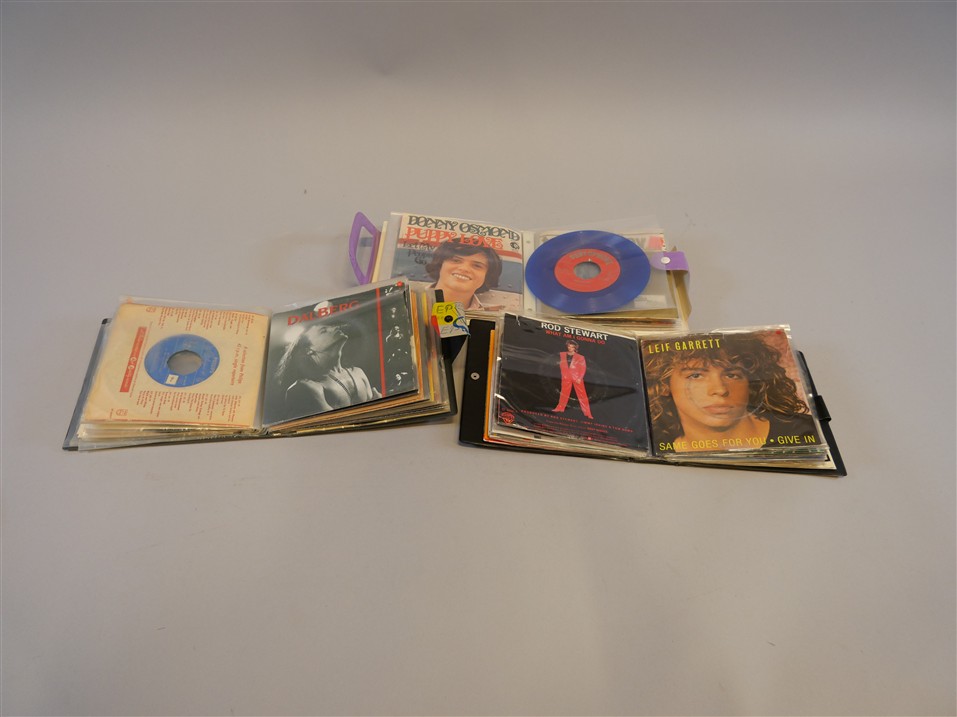 ALBUM, 3 st, med EP-skivor. – Auktionshuset i Örebro AB