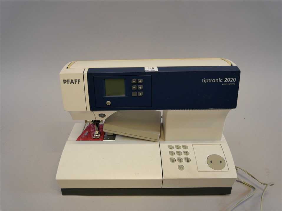SYMASKIN Pfaff model Tiptronic 2020. – Auktionshuset i Örebro AB